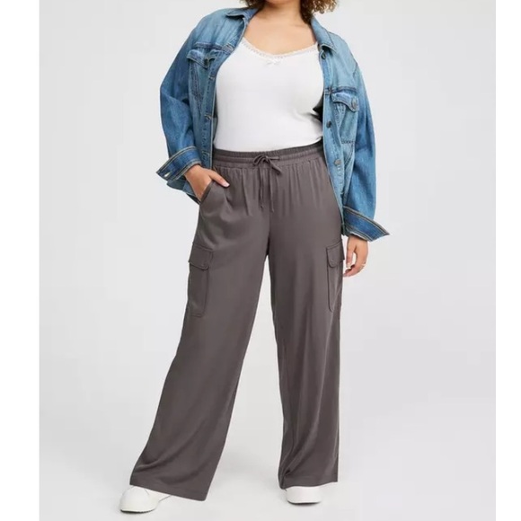 torrid | Pants & Jumpsuits | Torrid Wide Leg Cargo Pants | Poshmark